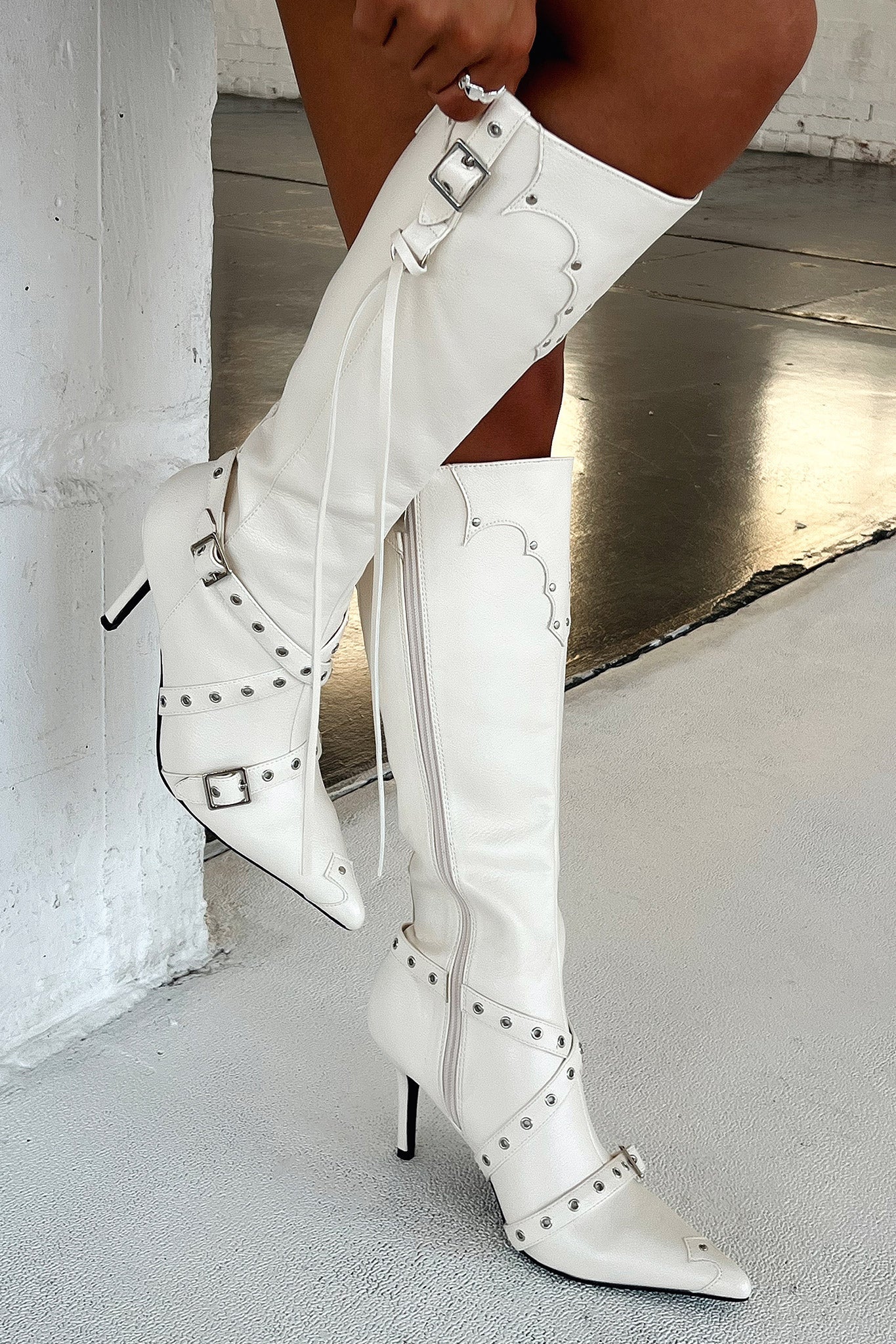 Electra Knee High Boots - Cream – dollhouselondon